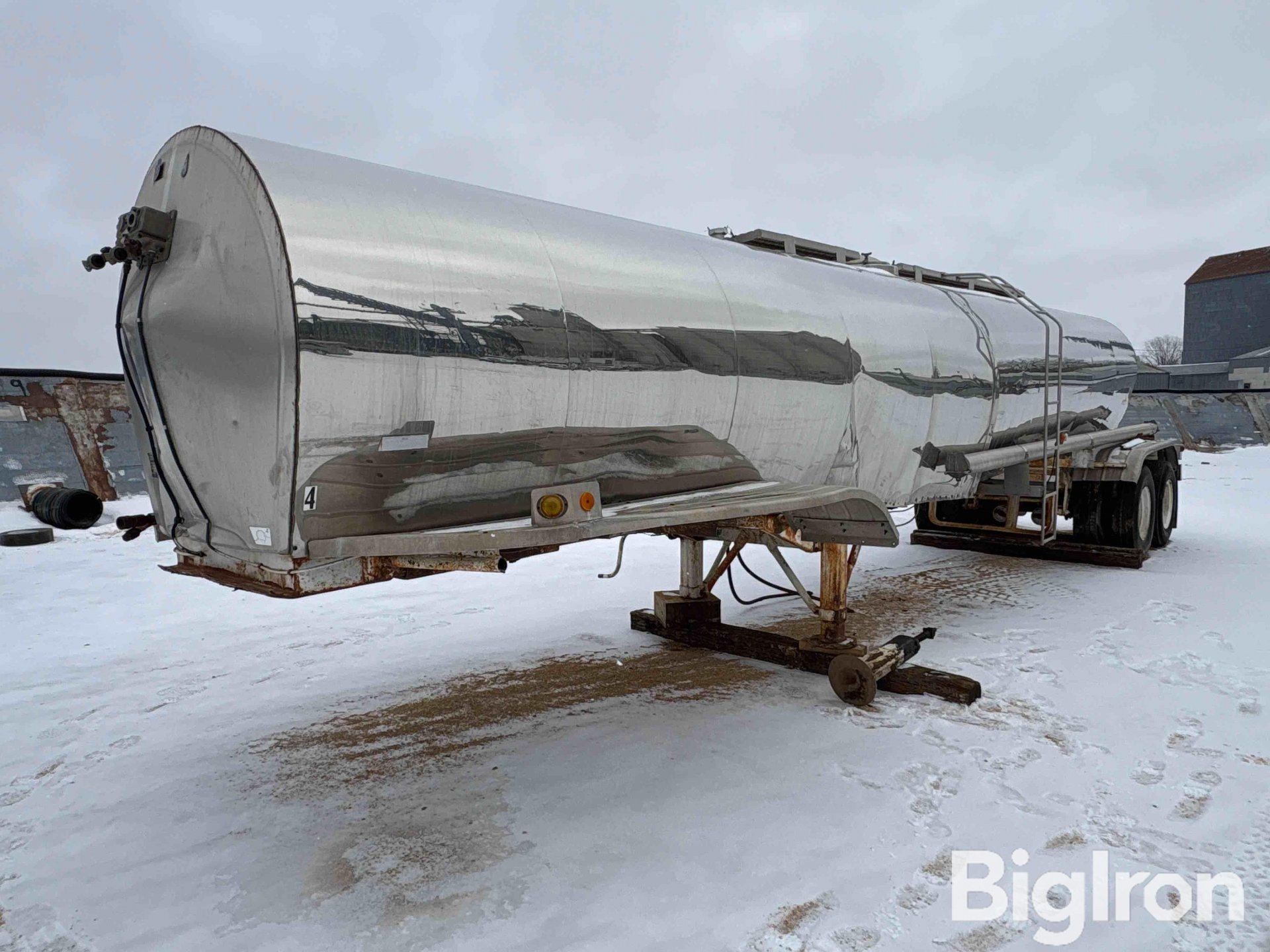 Used 1974 Progress Industries 4600-Gallon SS Specialty Tank in Rosholt ...